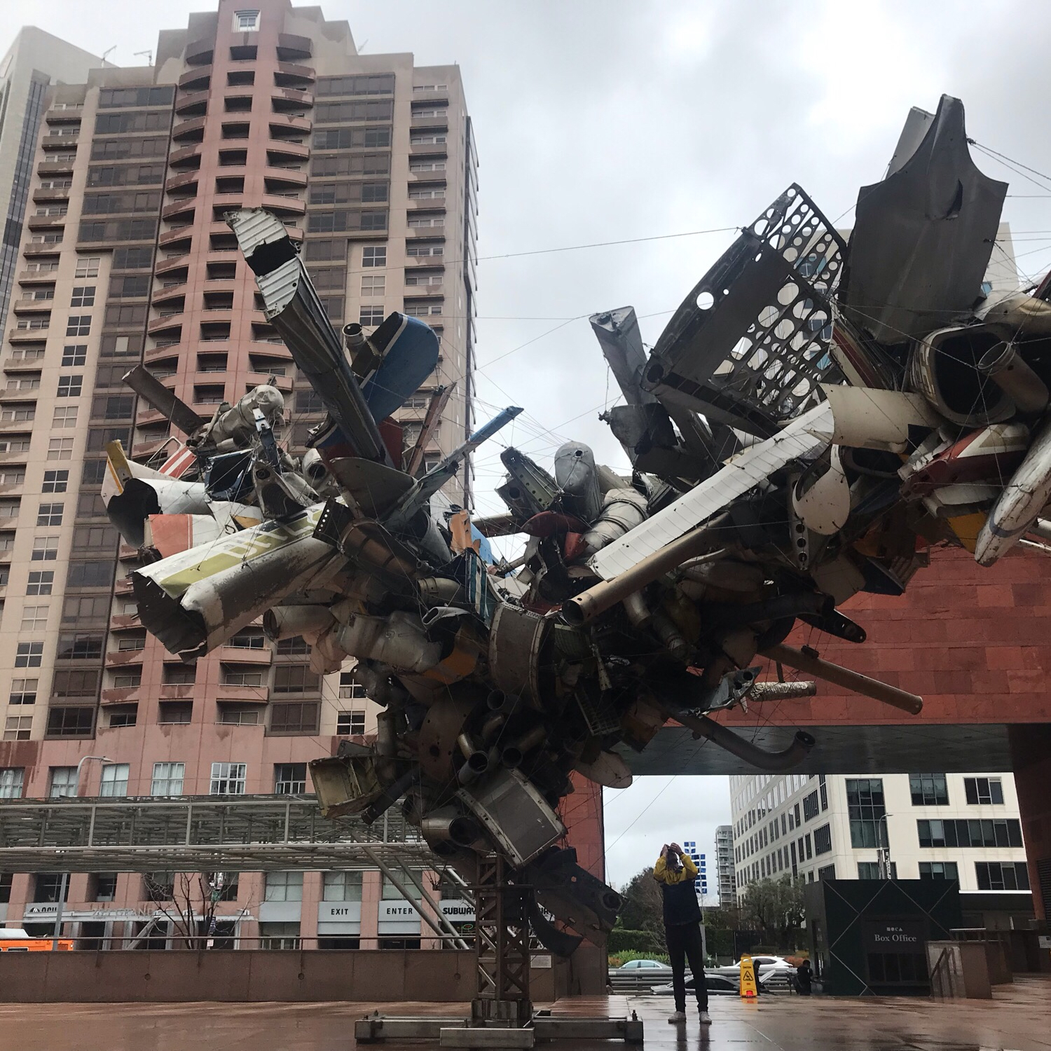 MOCA ロサンゼルス現代美術館 本館の写真Los Angeles ロサンゼルス現代美術館 トリップノート