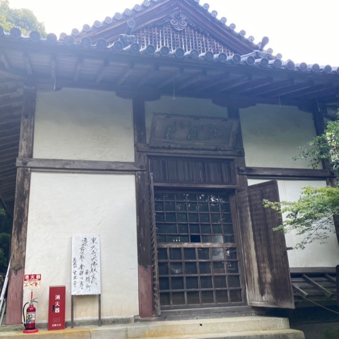 笠置寺の写真笠置寺弥勒磨崖仏みろくまがいぶつ笠置寺の本堂である トリップノート