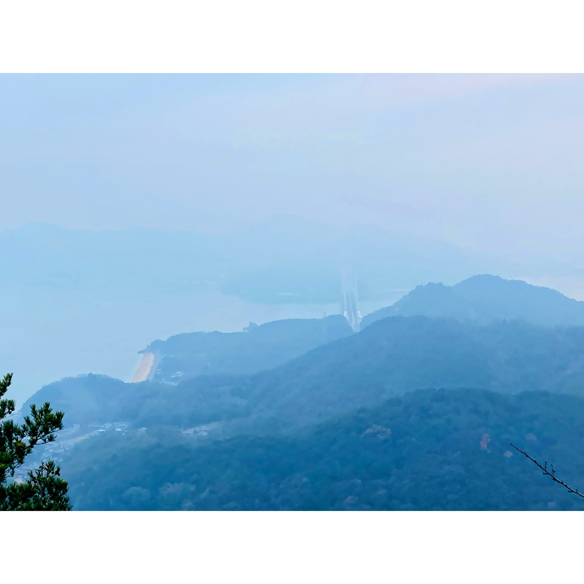 高見山展望台の写真広島 向島 しまなみ海道高見山展望台朝もやの眺めもいい トリップノート