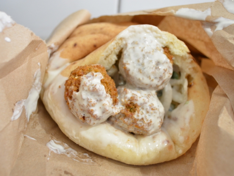 【イスラエル】「これぞ国民食！」なファラフェルが味わえるテルアビブの名店「Ratzon」